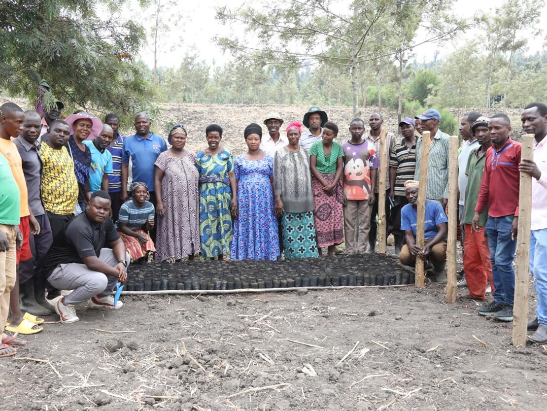 IUCN trains Rwandan farmers in nursery establishment and management to ...
